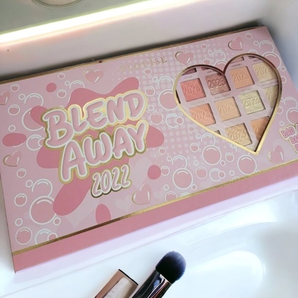 P Louise | Makeup | P Louise Blend Away 222 Eyeshadow Palette Brand New ...